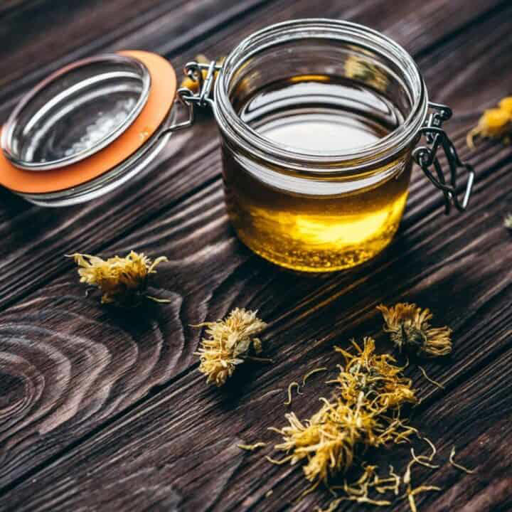 How to make clove oil (cold-infused method)