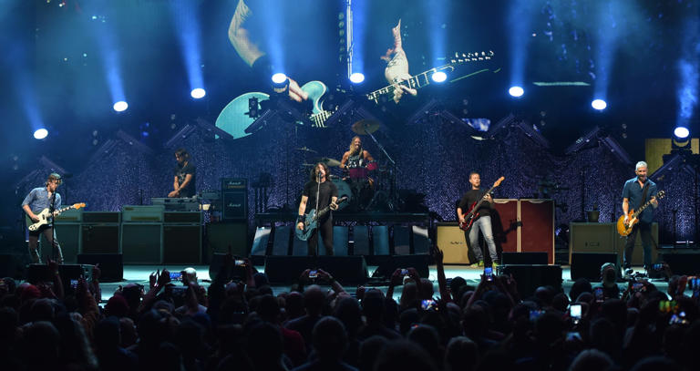 Rock guitarist to miss tour dates due to 'bizarre gardening accident'