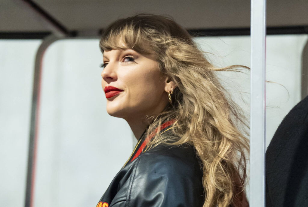 Taylor Swift makes history as the youngest person ever to enter the ...