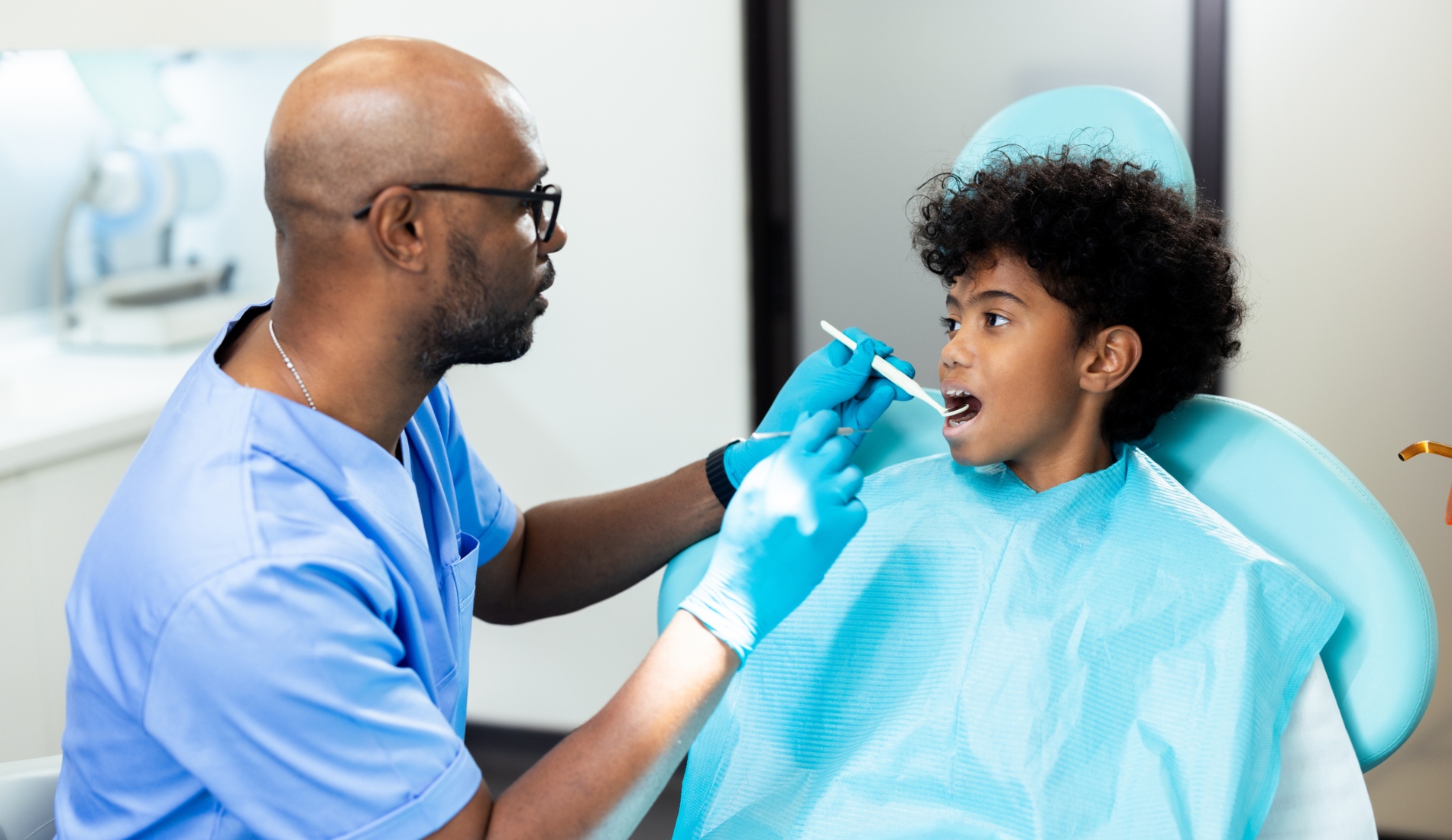 Laughing gas unlocks tween's inner Broadway diva at the orthodontist