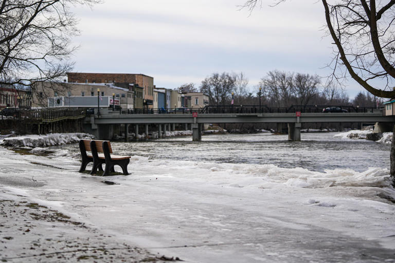 More rain, snow on the way for Lansing area, but flooding unlikely ...
