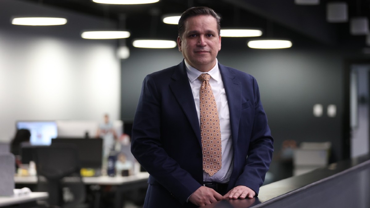 Ulises Carlin anuncia veto en presupuesto 2026 en Nuevo León; quitarán ...