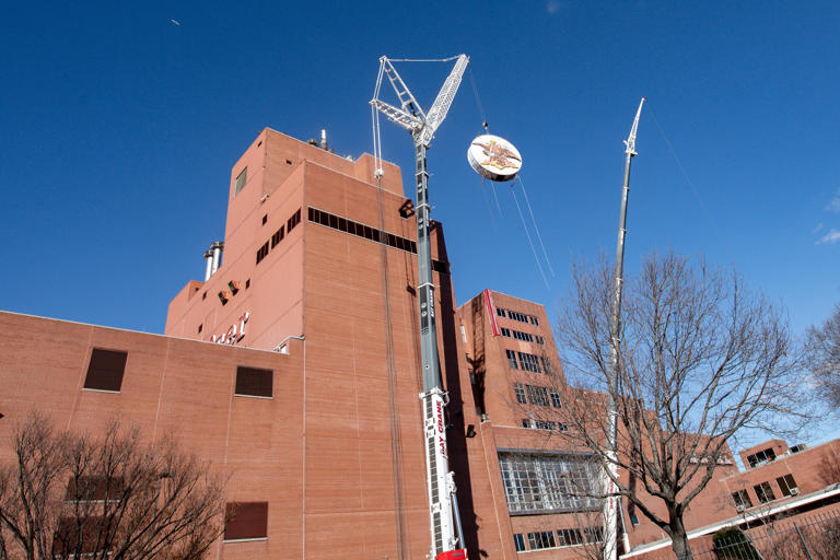 Iconic eagle sign disappears from Anheuser-Busch building. NJ skyline ...