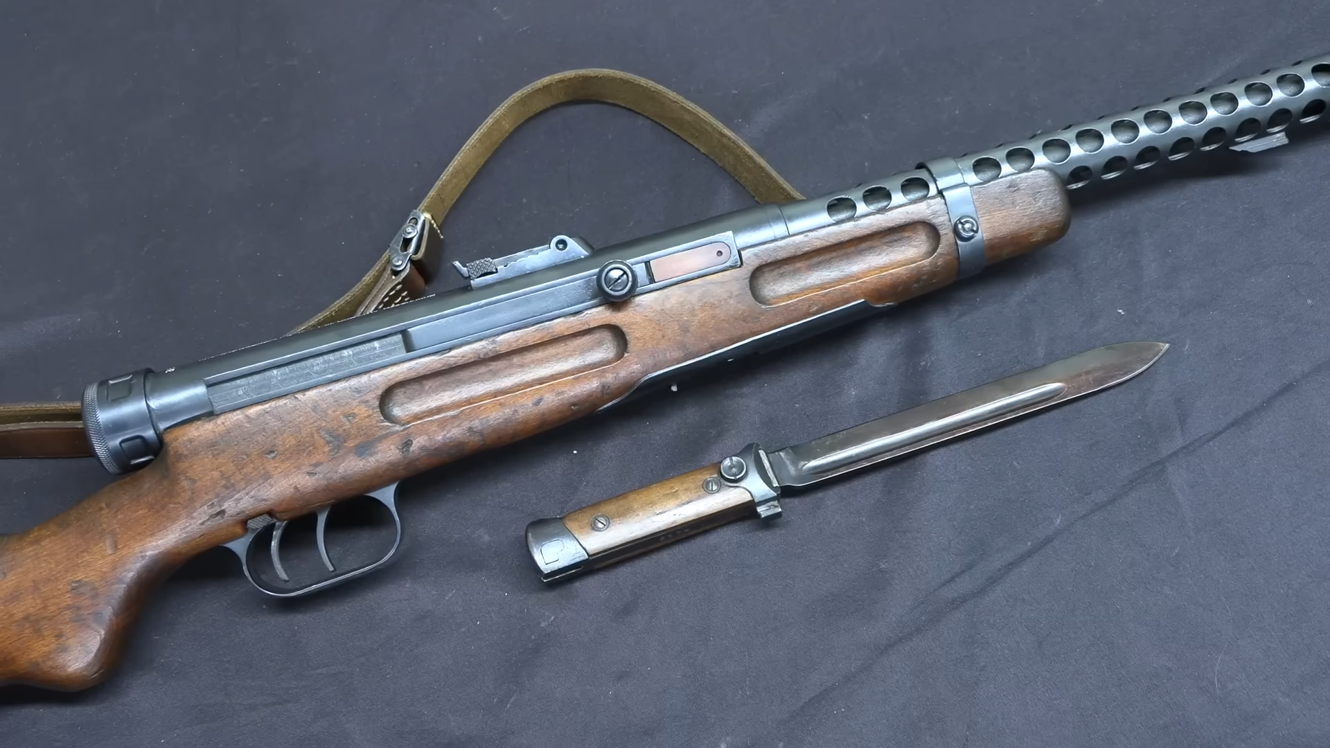 Italy’s forgotten fusion of bayonets and subguns