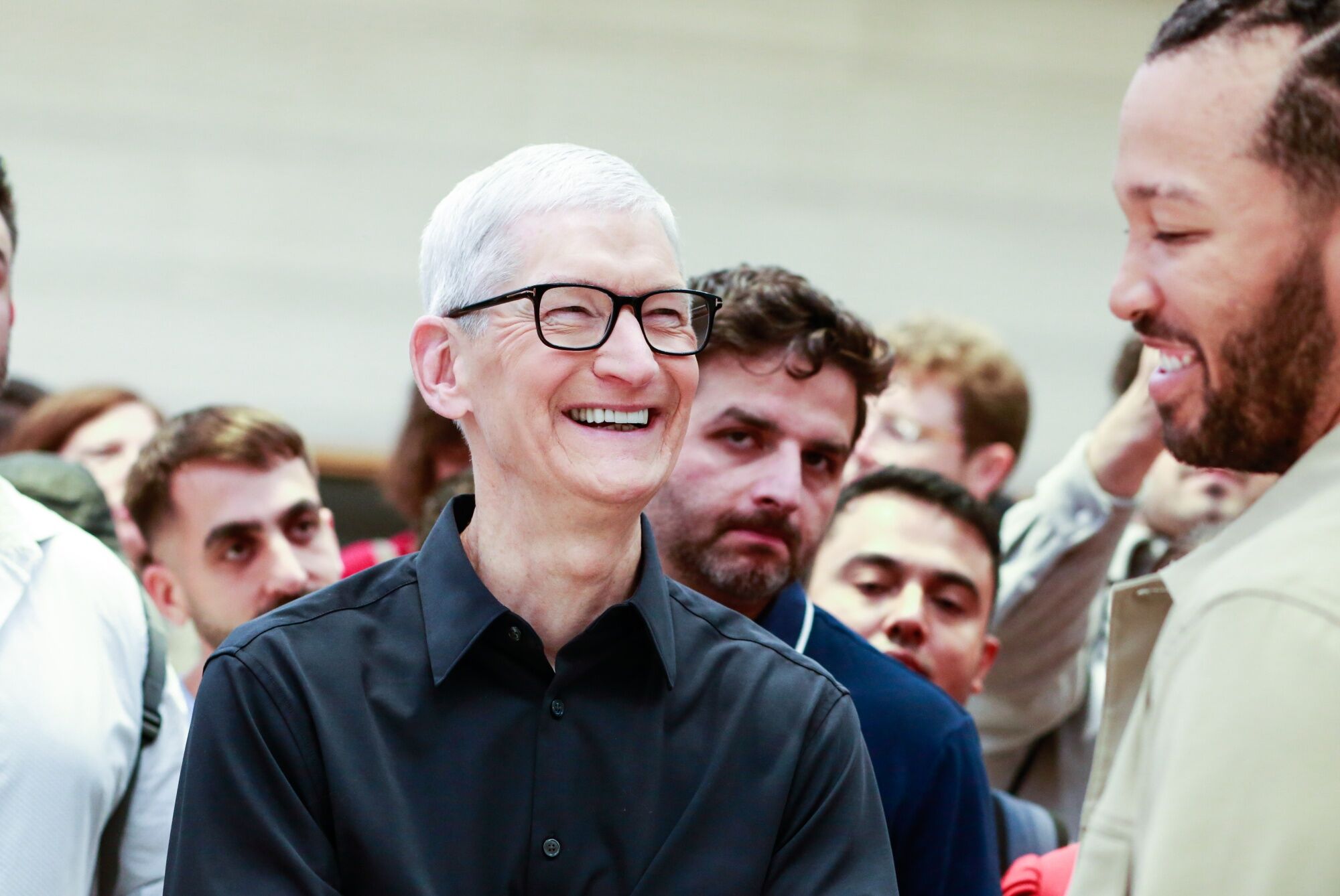 Apple CEO’s compensation holds steady at about $74 million