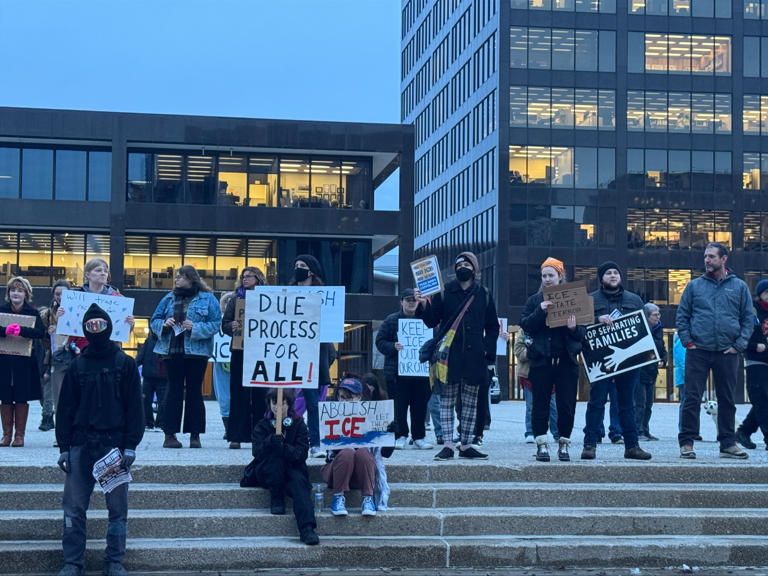 No ICE: Groups protest in Grand Rapids
