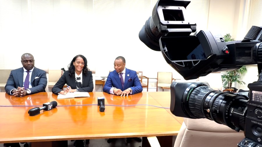 Gubernatorial candidate Keisha Lance Bottoms tours Port of Savannah
