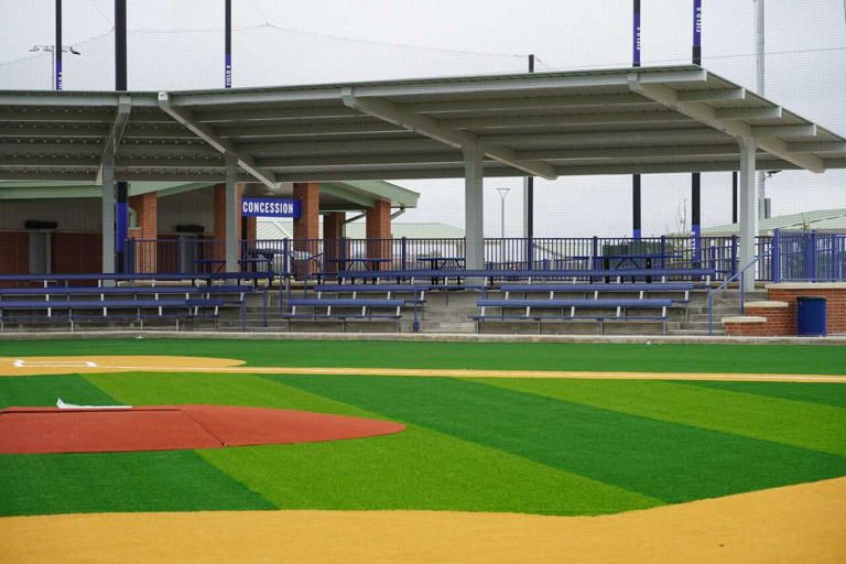 Outlook: Laredo completes phase one of Buena Vista complex, honors late ...