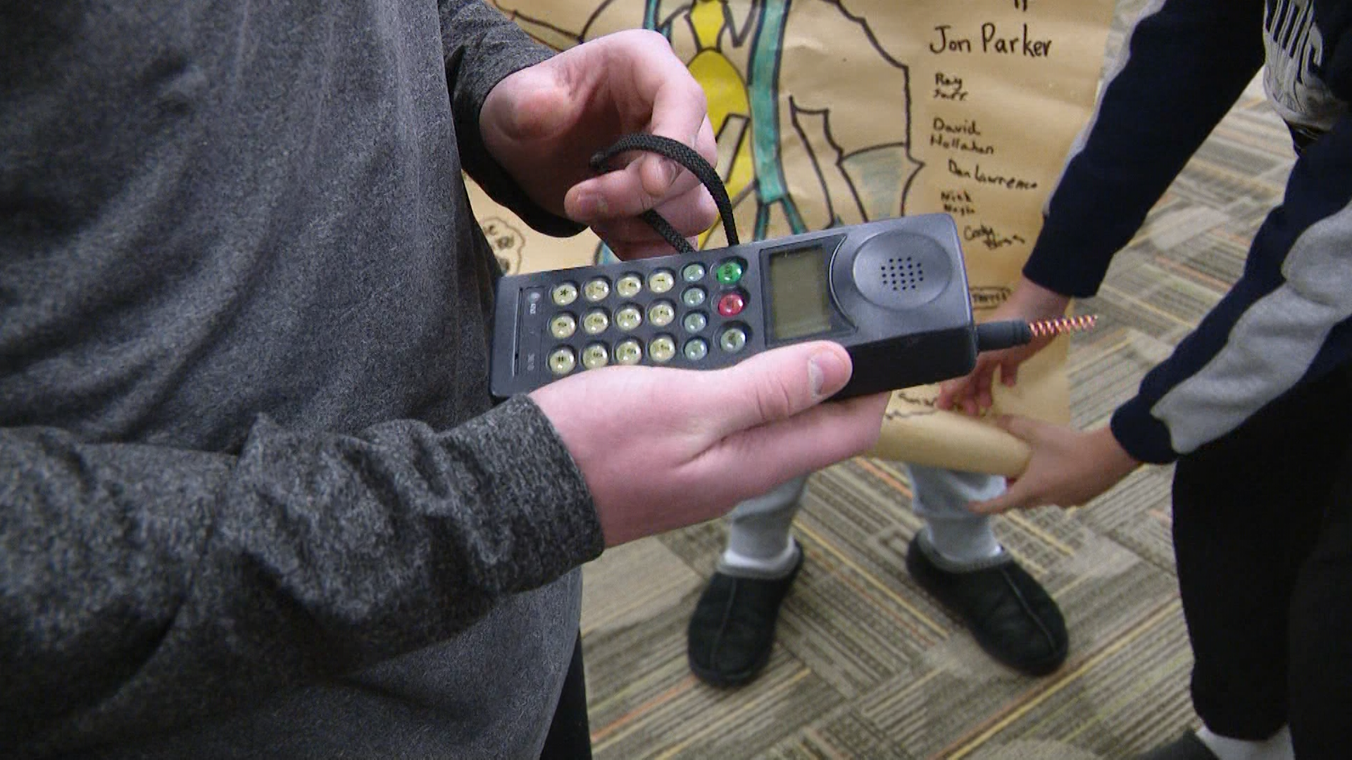Western Pa. students open a time capsule from 2000. See what's inside