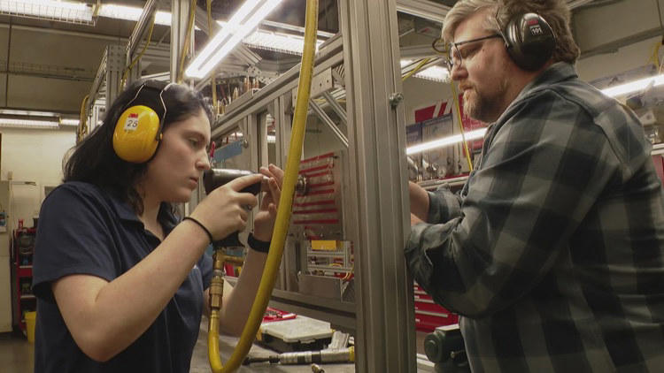 Snohomish High School offers varsity letter for skilled trades — a ...