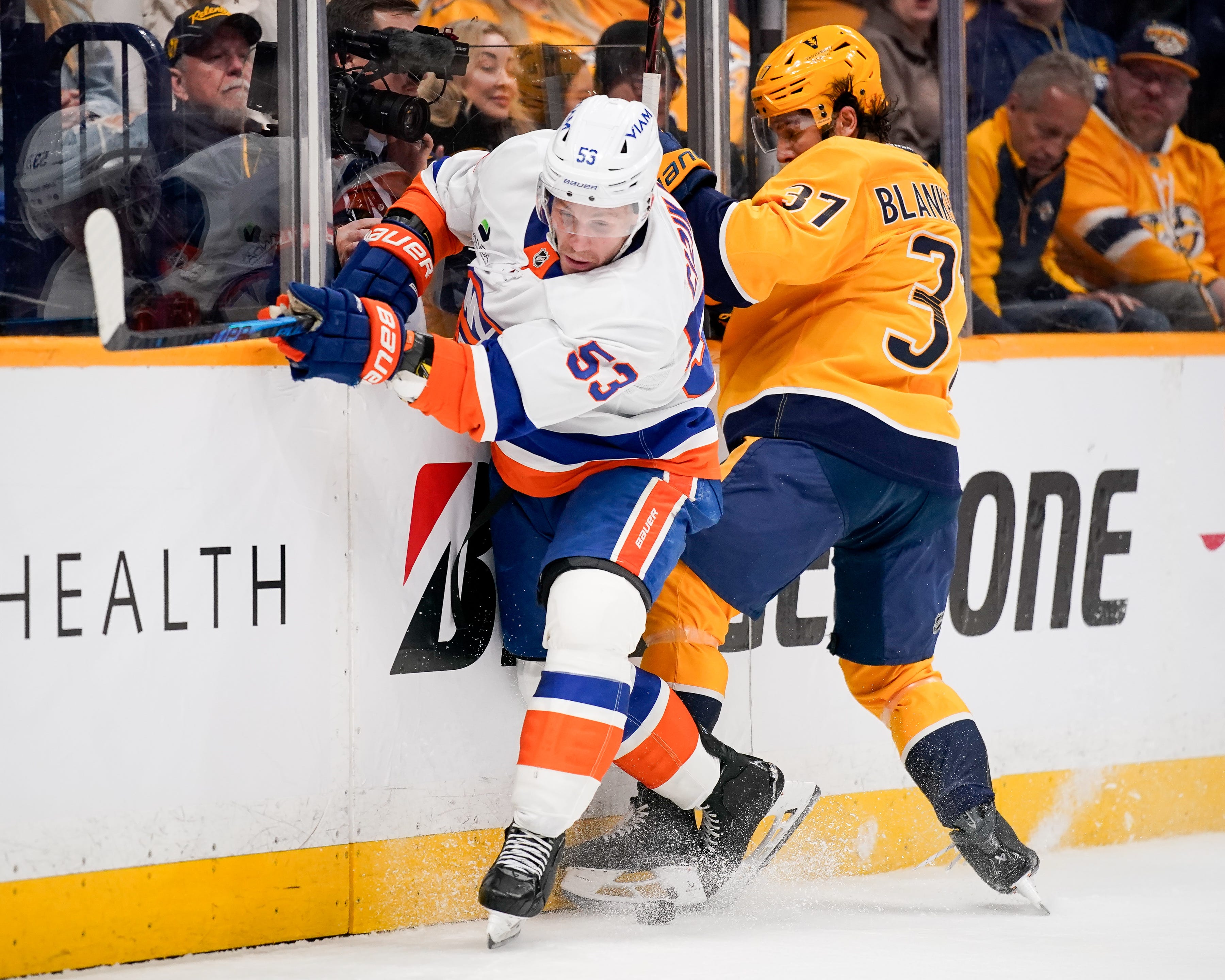 Nashville Predators trail New York Islanders 3-2 in 2nd, live updates ...