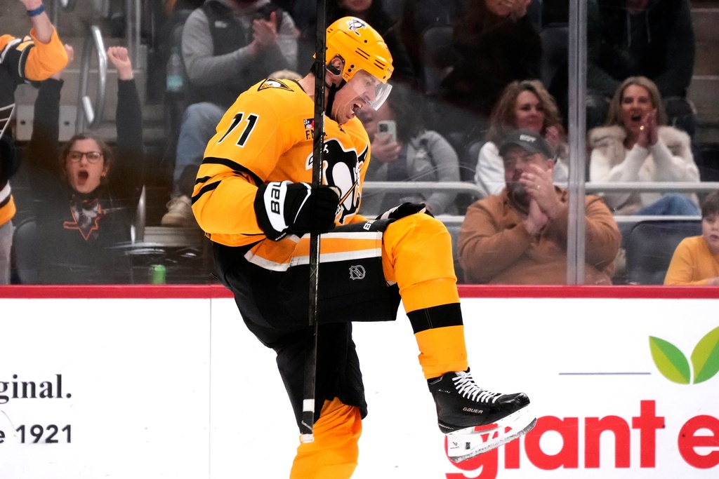 Malkin scores in return from injury, Penguins beat Devils 4-1