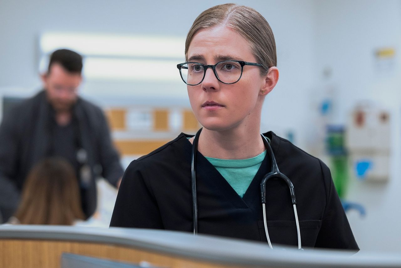 “The Pitt”’s Taylor Dearden breaks down Mel’s ‘sweet’ reaction to ...