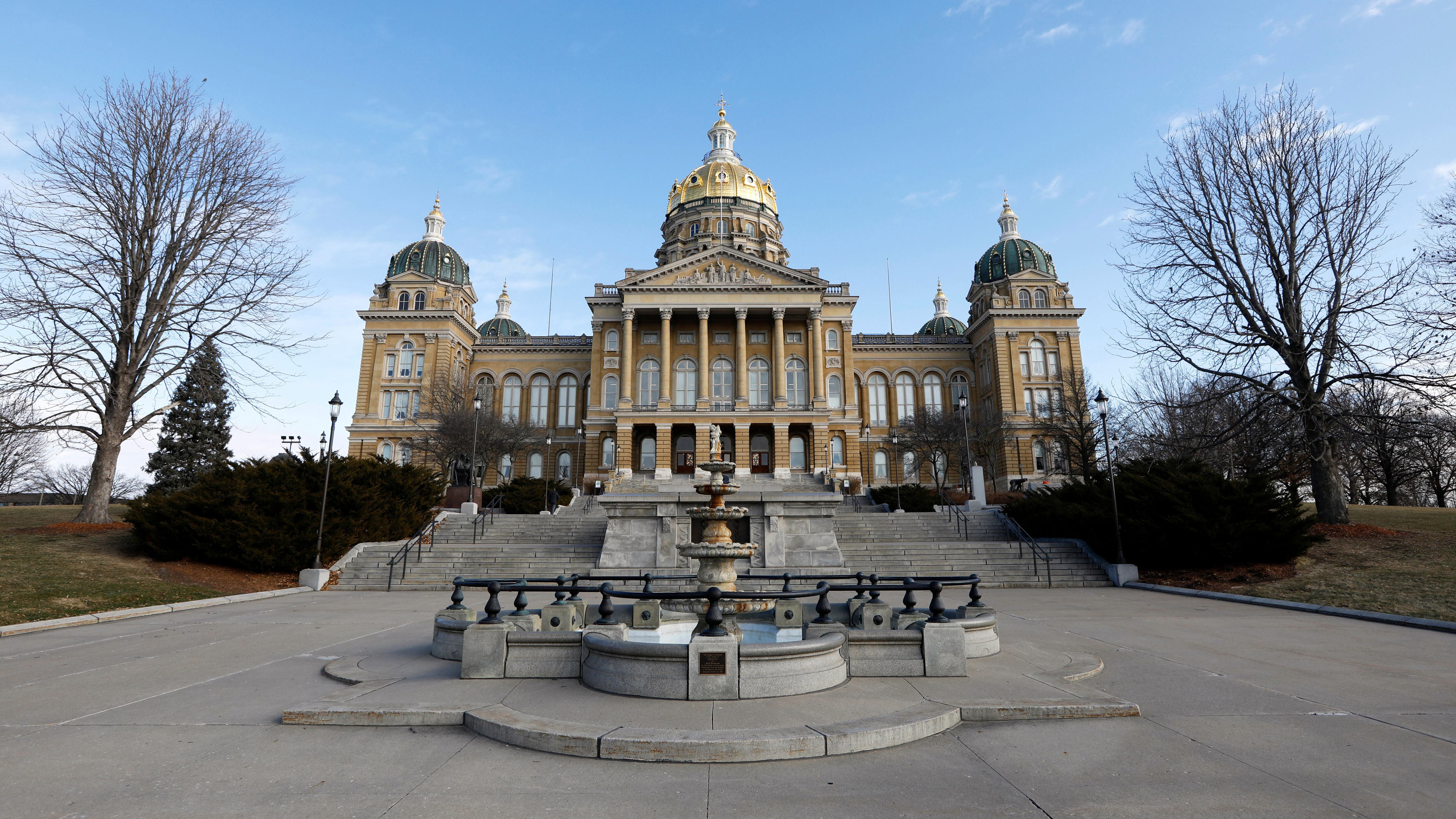 Iowa Democrats to propose constitutional amendment to protect state ...