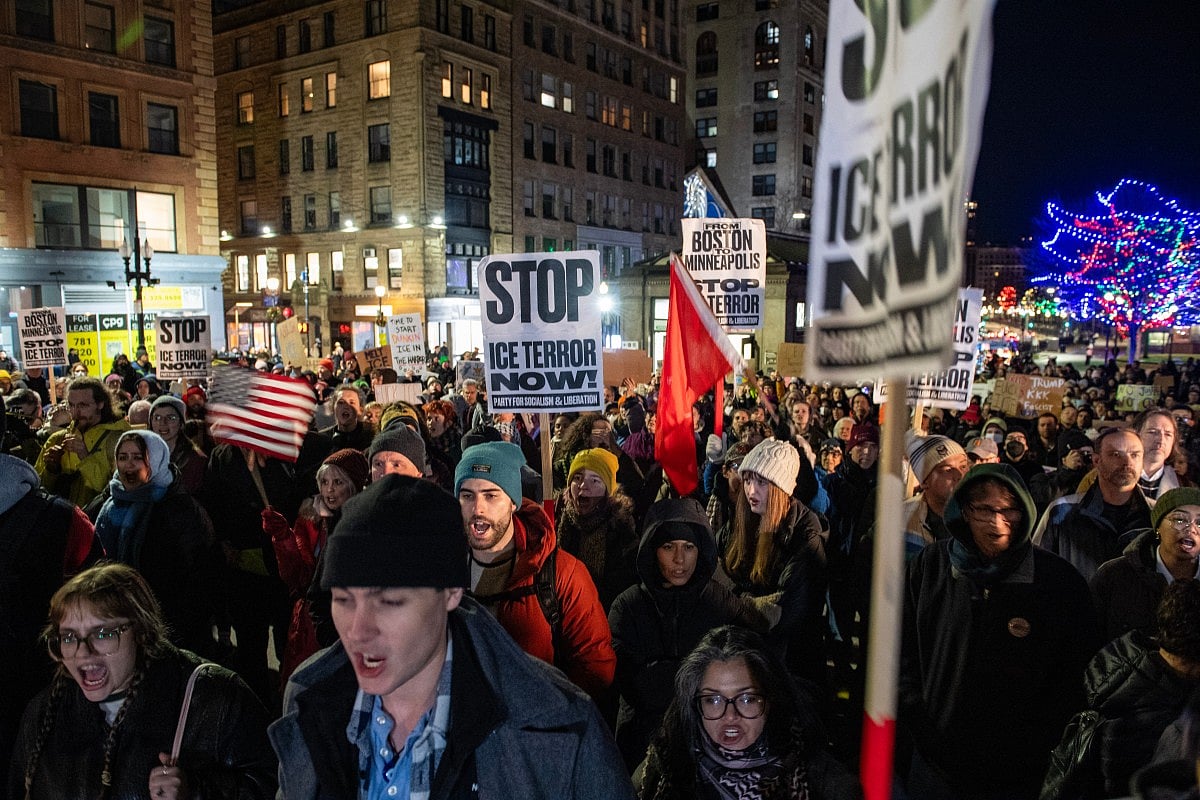 Photos: Tensions rise after fatal shooting of Renee Good by an ICE agent