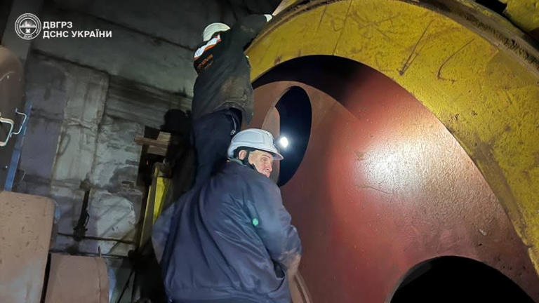 Russian strike on Kryvyi Rih traps miners underground, 6-hour rescue ...