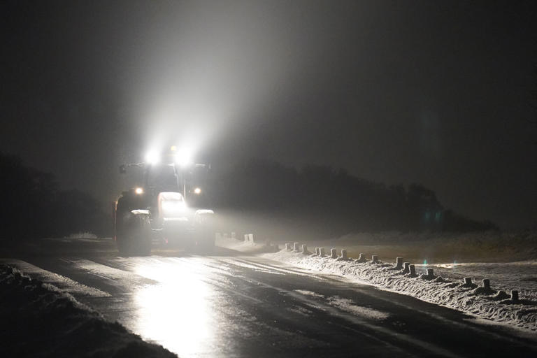 Anger rises over ungritted pavements and cycle paths amid icy weather
