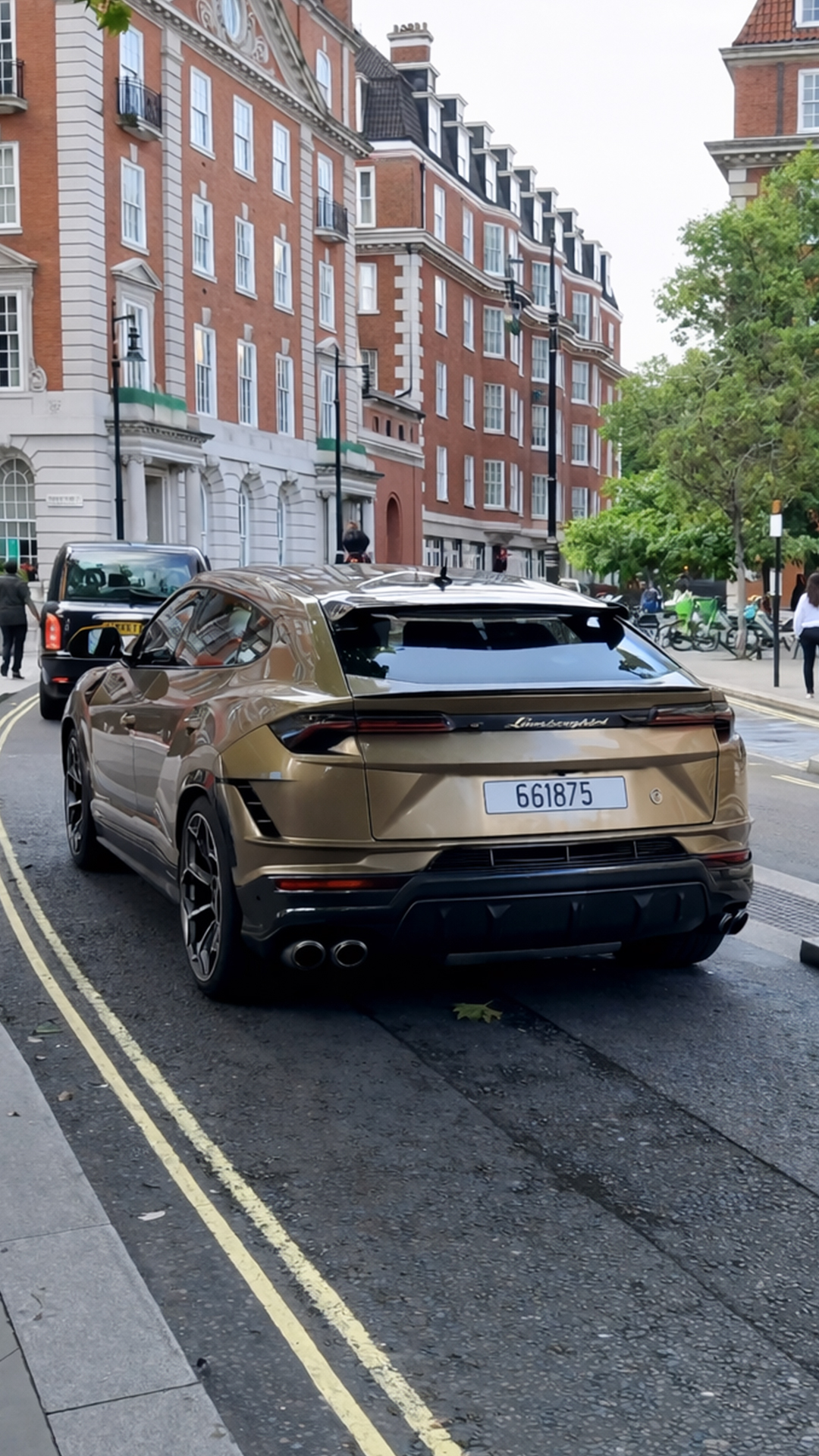 Bold spec Lamborghini Urus in the city