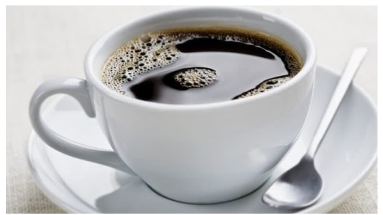Black coffee vs tea benefits: Which one is better for your health?
