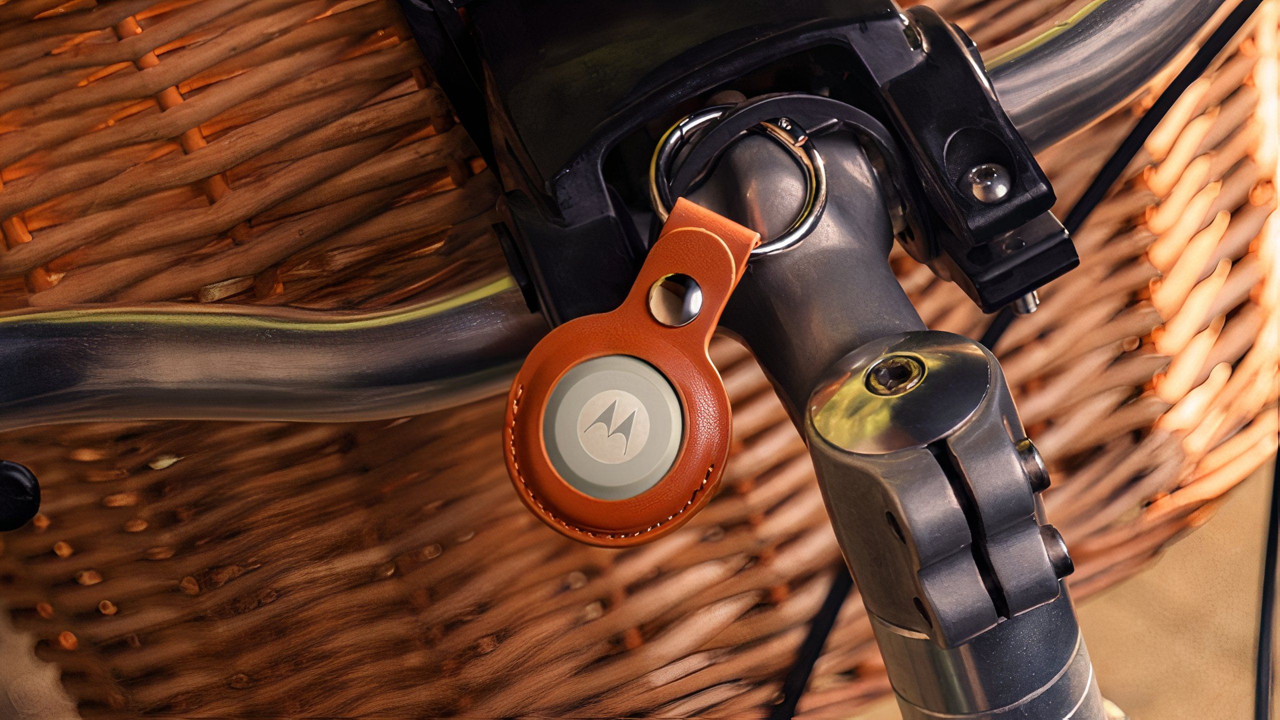 Motorola’s newest tracker makes AirTags look downright archaic