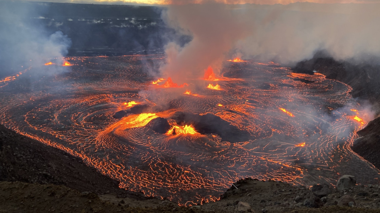 America’s deadliest volcano sees 1,000 tremors as mudflow threat looms ...