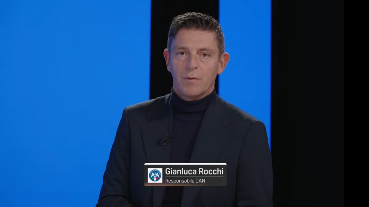 Scandalo VAR, Rocchi ferma quattro arbitri: "Quello che hanno fatto è folle"