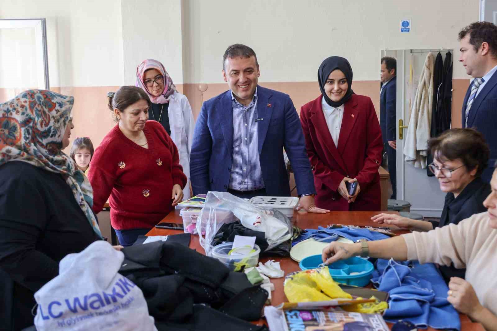 Vali Sözer Gölpazarı Halk Eğitim Merkezi’nde incelemelerde bulundu