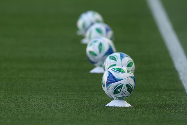 Chelsea officially confirm Liam Rosenior’s coaching staff, fans will ...