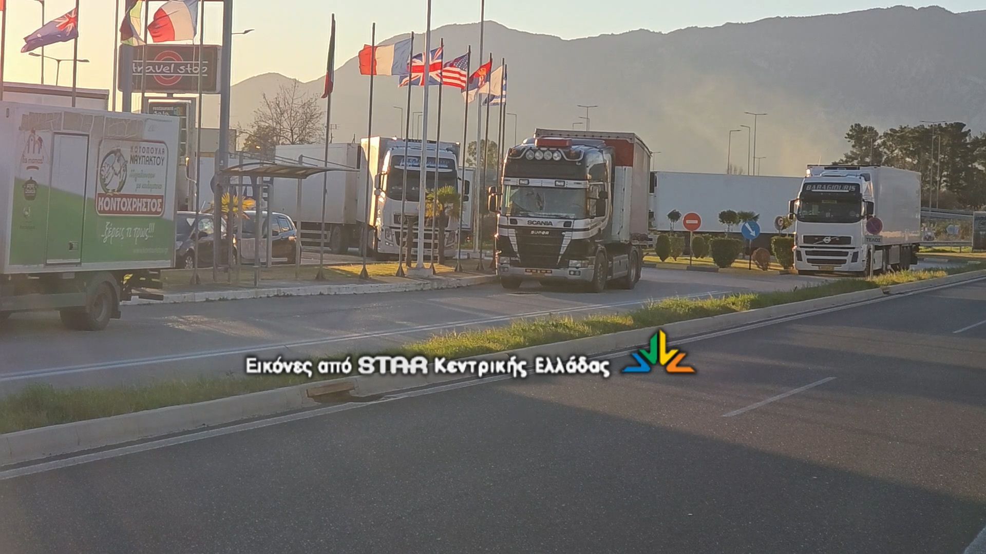Λαμία: Γέμισαν φορτηγά οι παράδρομοι και τα πάρκινγκ