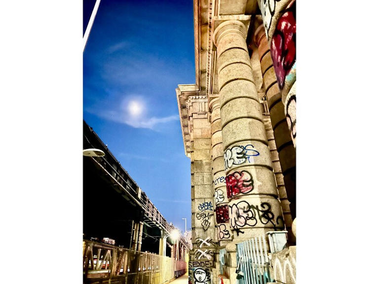 🌱 Patch AM: Knife-wielding man shot in police-involved shooting inside ...