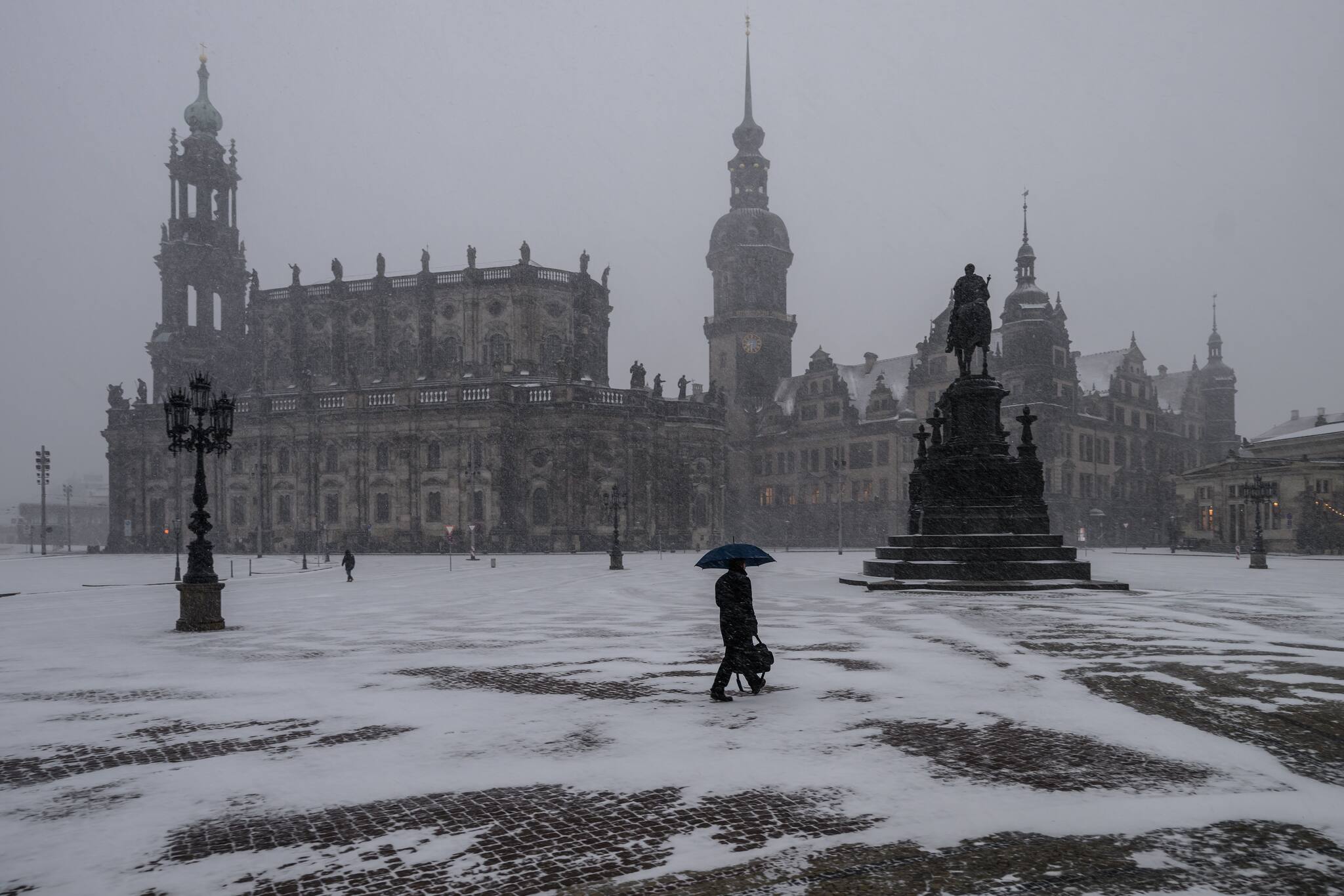 Wintersturm „Elli“ erreicht Sachsen mit Schneefall – Wetterdienst warnt ...