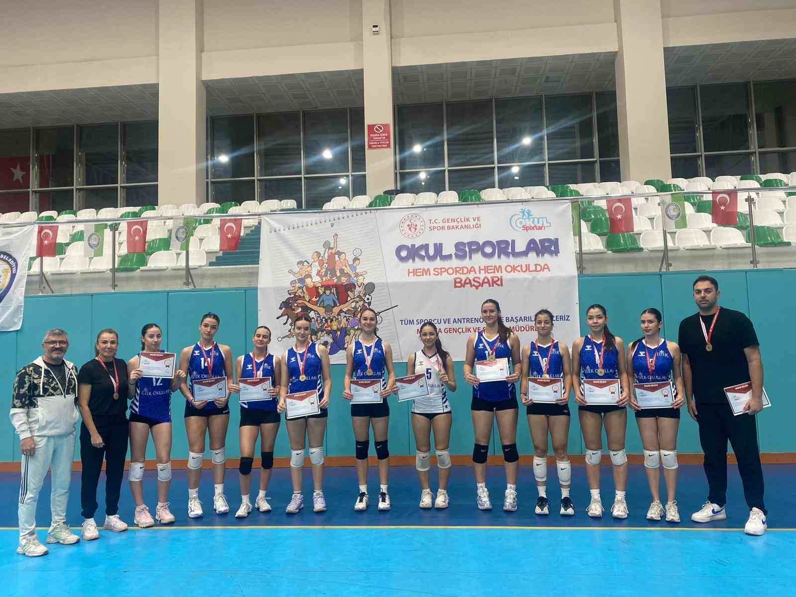 Okul sporları voleybol gençler (A) grup müsabakaları Manisa’da tamamlandı