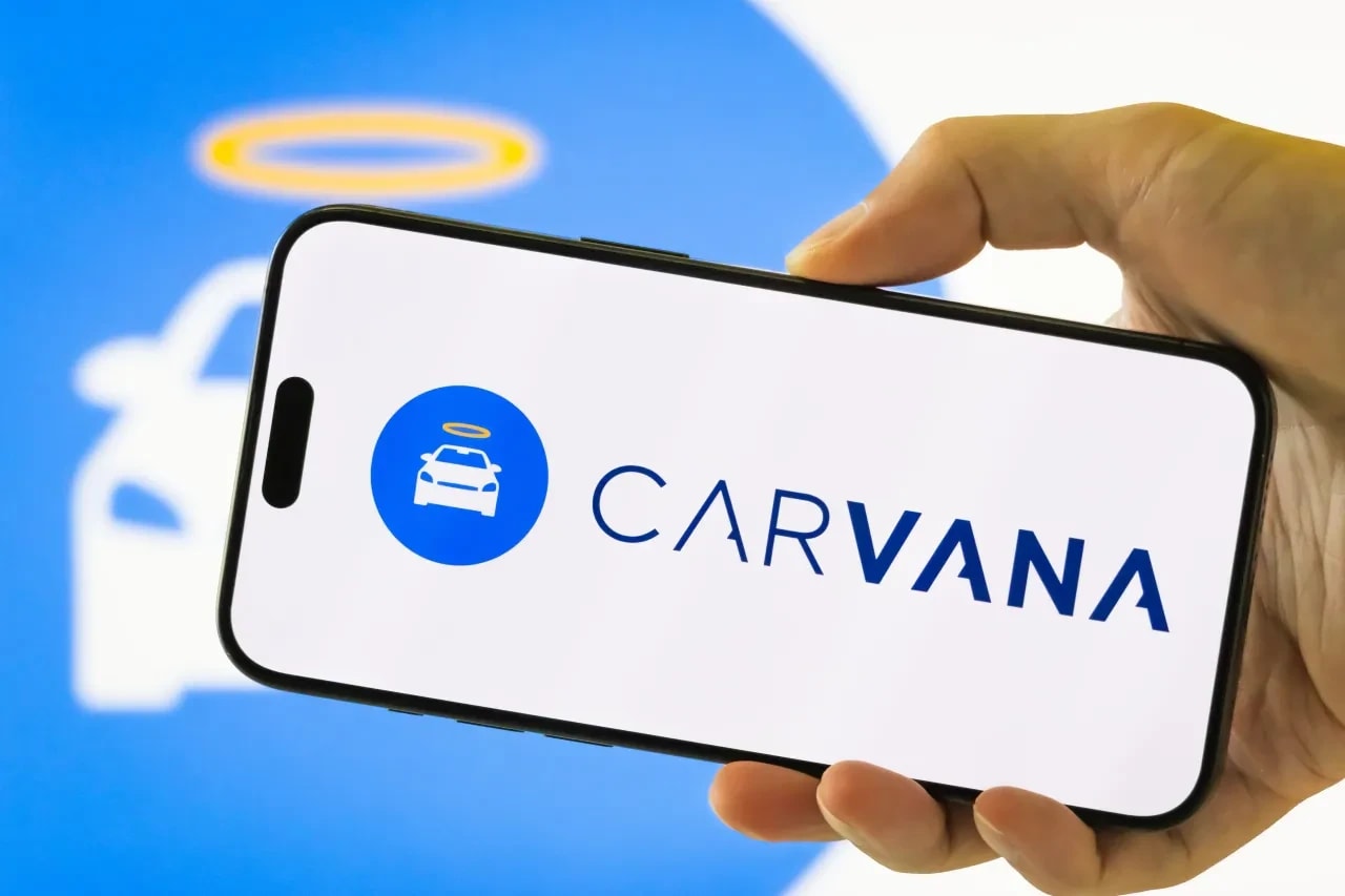 Carvana stock keeps running after 3 monster years — now, an analyst ...
