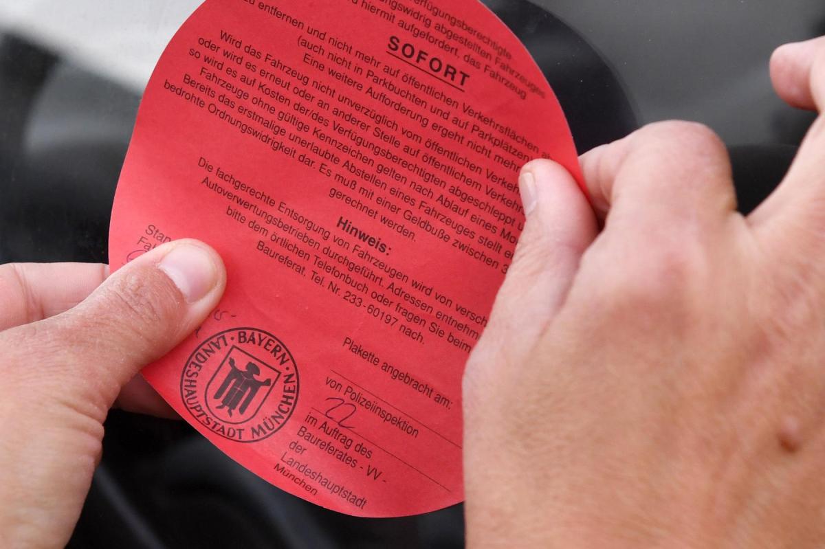 Roter Punkt am Auto? Schnell handeln, sonst drohen bis zu 100.000 Euro ...