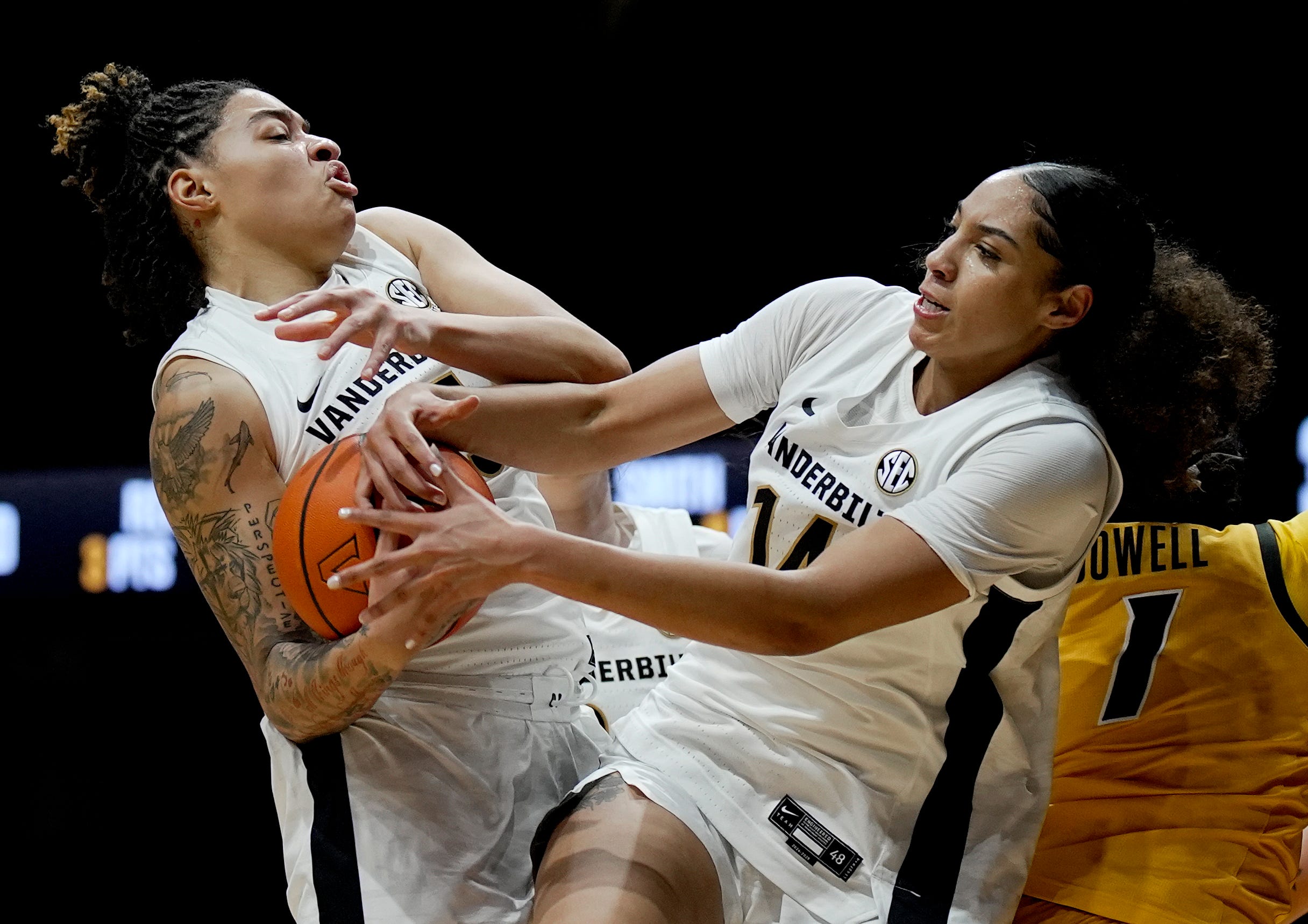 Vanderbilt women's basketball pulls away late to beat Missouri