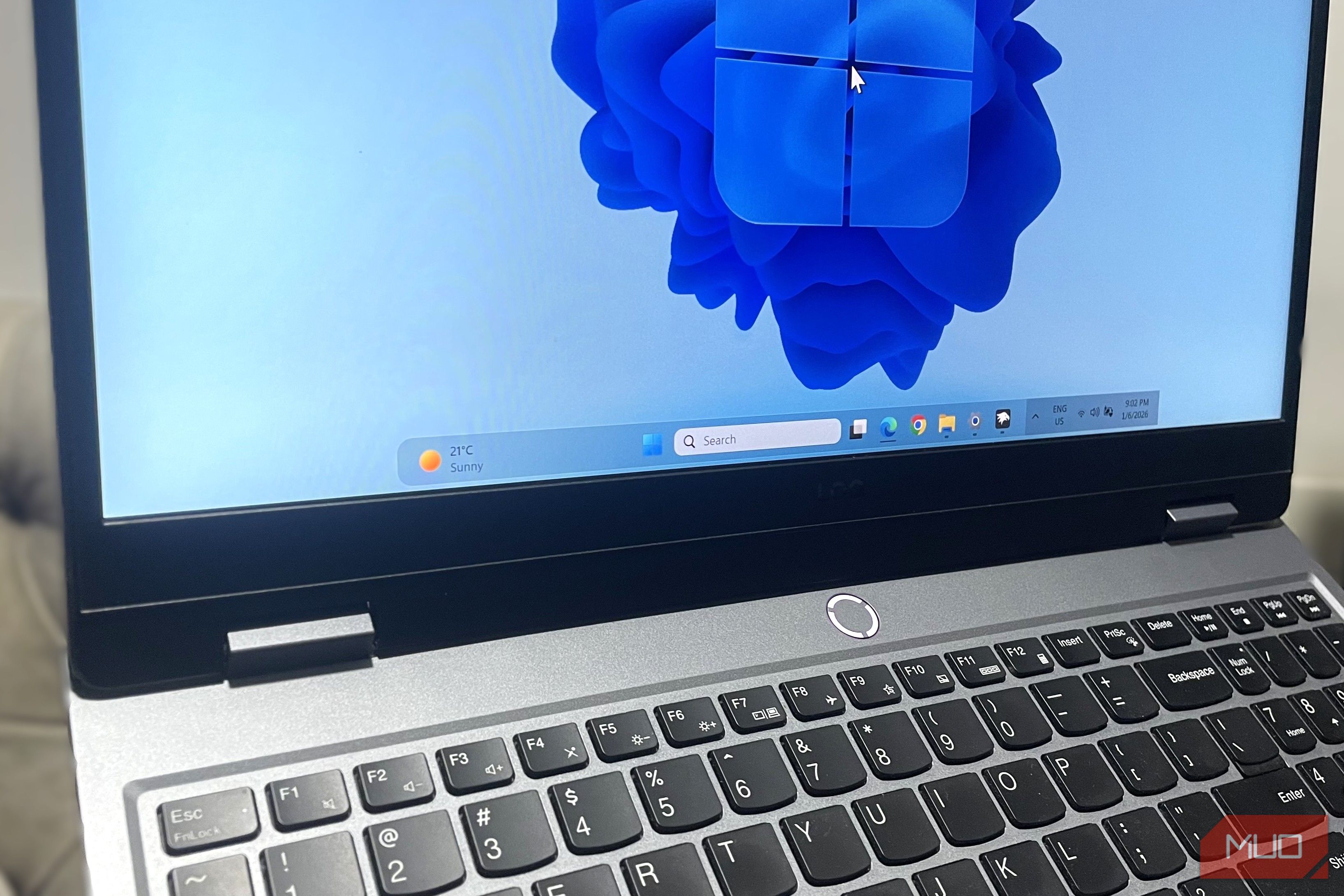 I made Windows 11’s taskbar look premium with this tiny tool