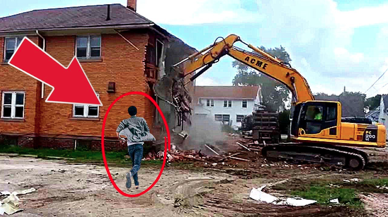 Man stops sister from tearing down family home and makes a discovery