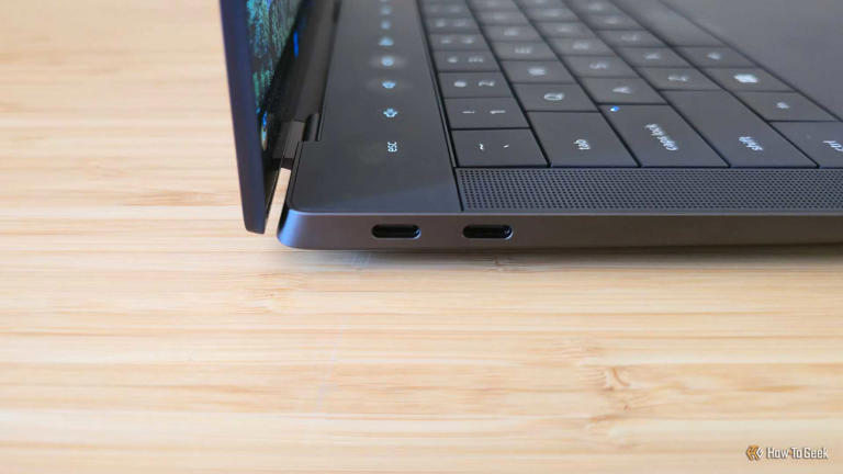 The magic of DisplayPort MST: How to daisy-chain multiple monitors from ...