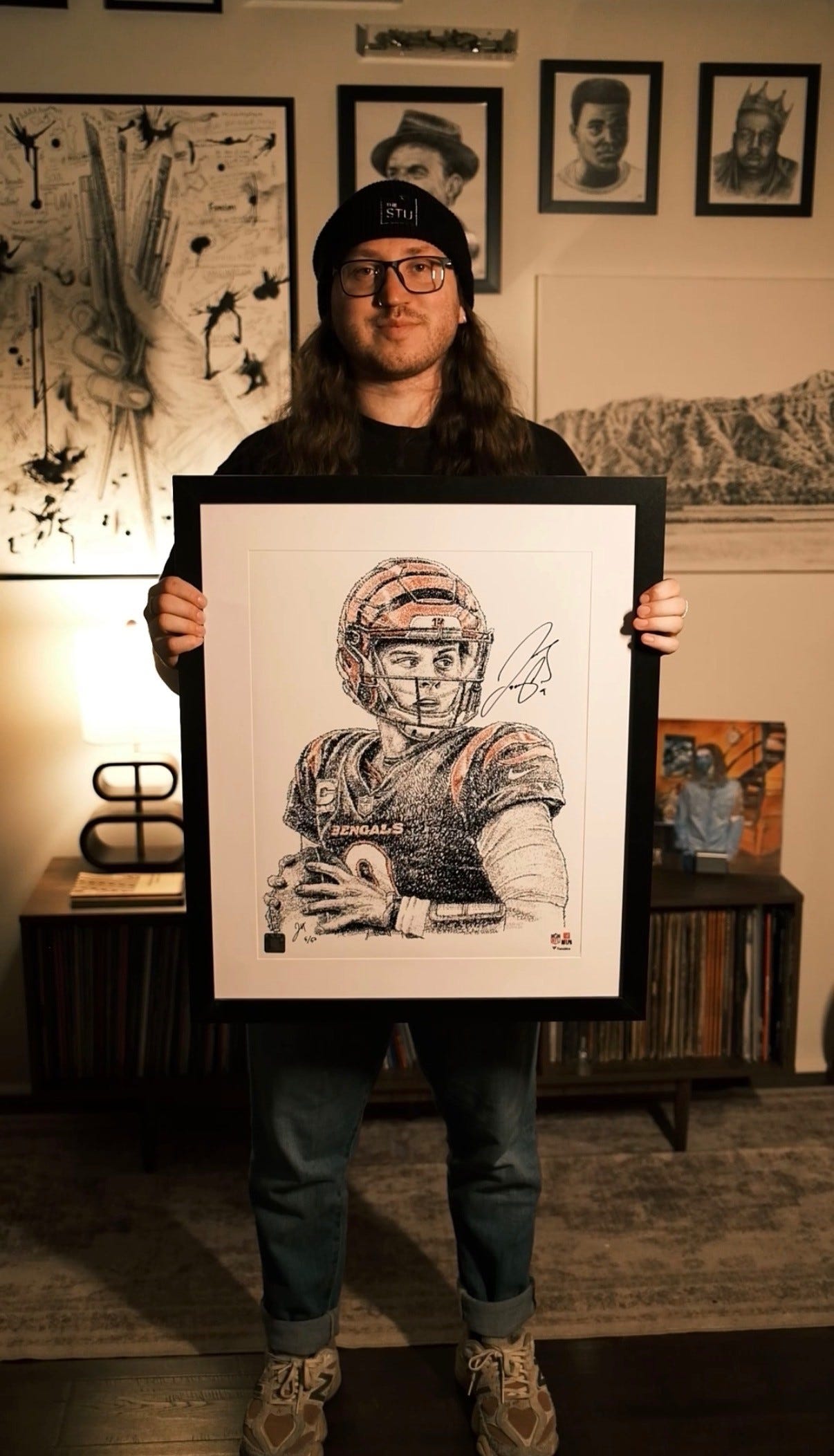 Artist goes viral after using special technique to draw Joe Burrow