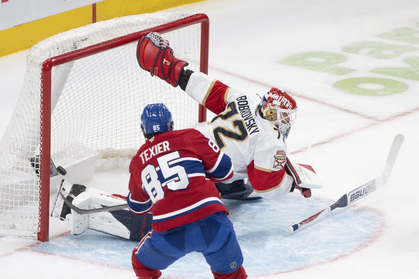 Texier's hat trick lifts Canadiens over Panthers 6-2; Montreal wins ...
