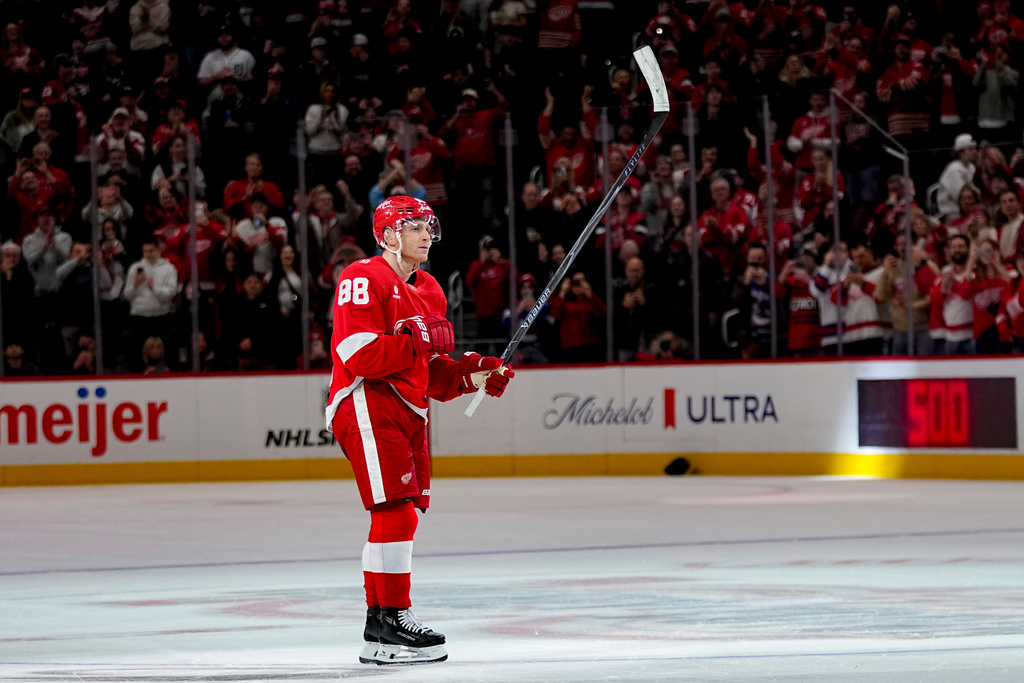 Patrick Kane becomes 50th player in NHL history to reach 500 goals