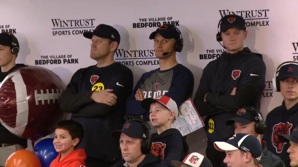 Bears fans compete in Ben Johnson lookalike contest ahead of playoff ...