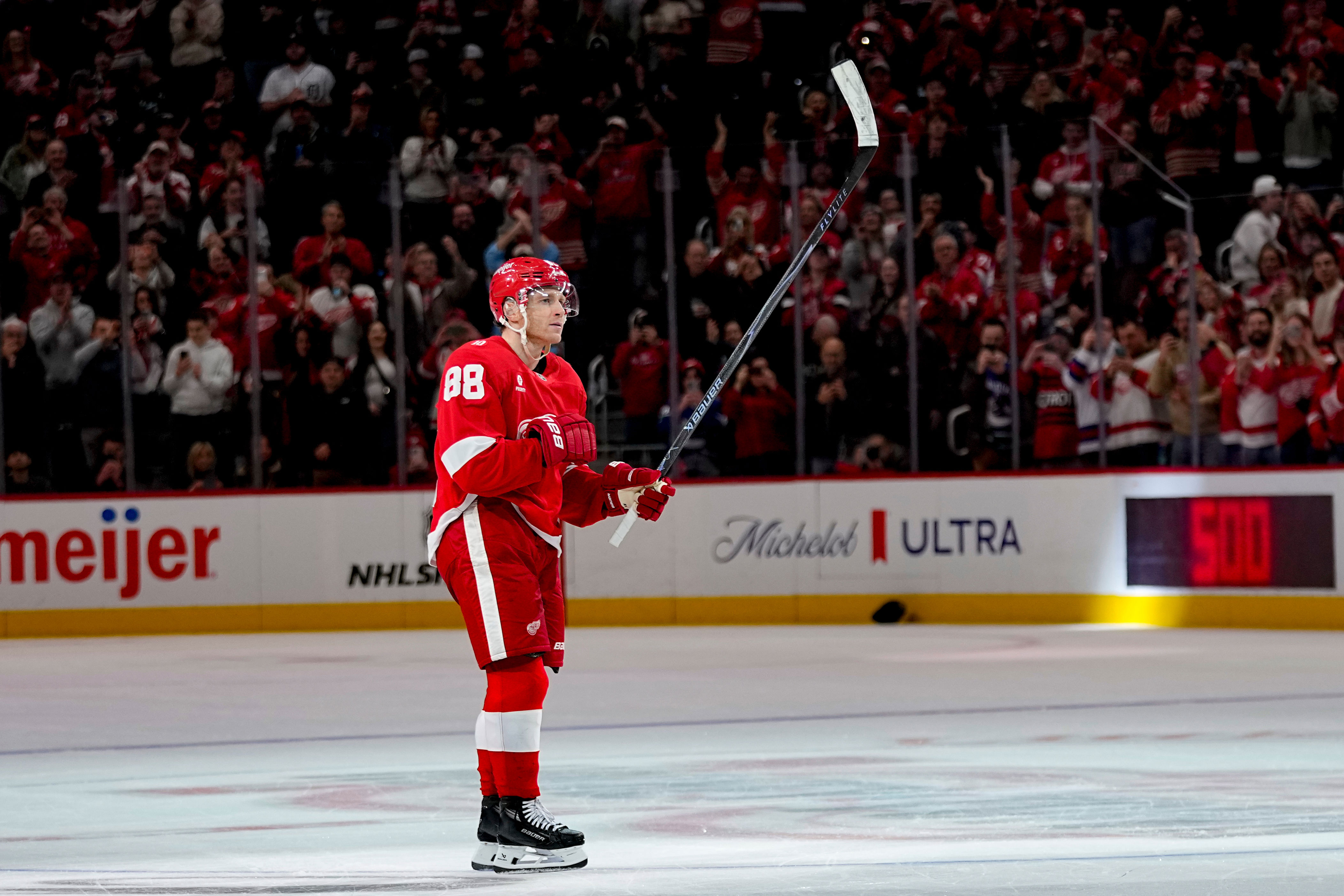 Patrick Kane becomes 50th player in NHL history to reach 500 goals