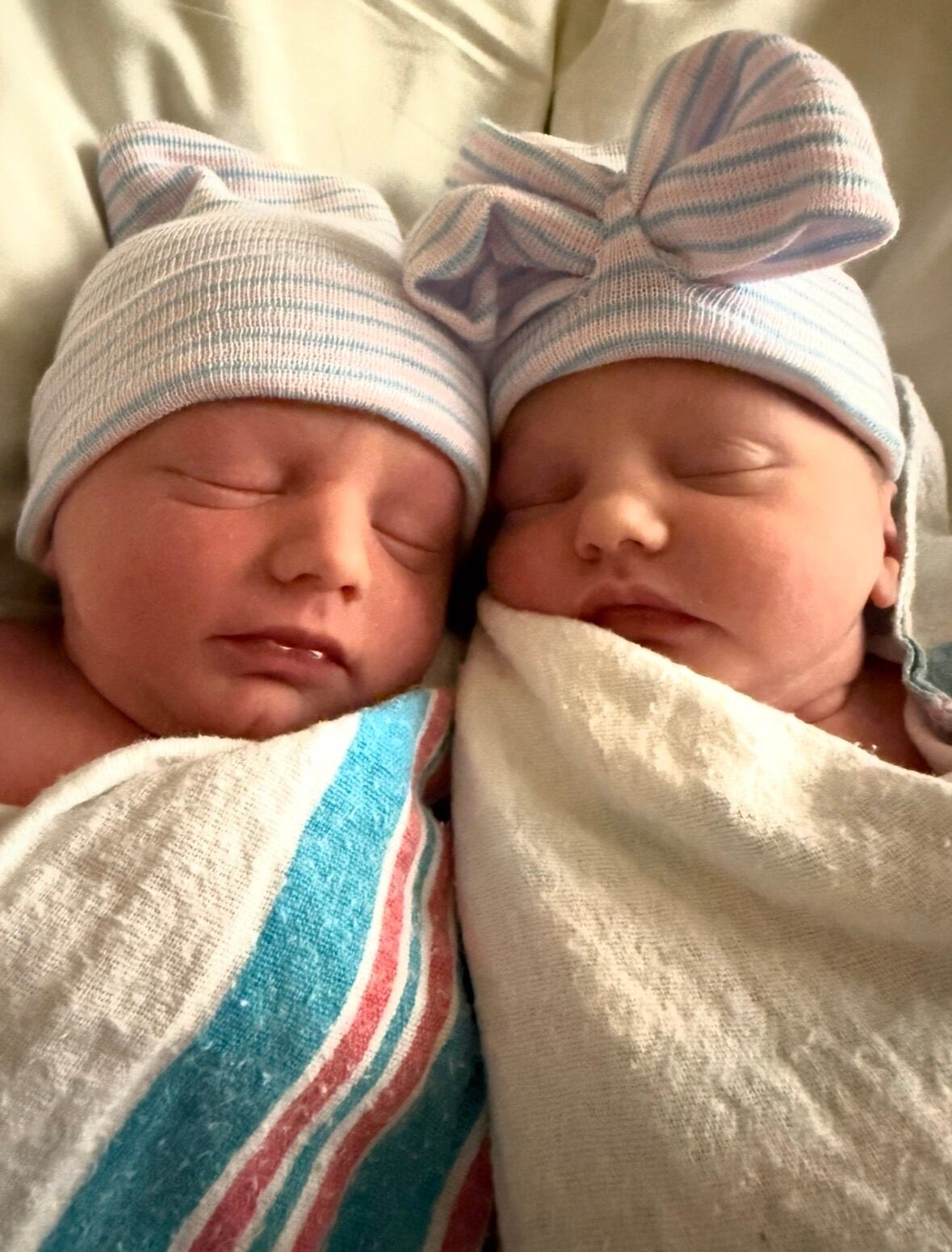 Argo police officer helps deliver twins at home in community
