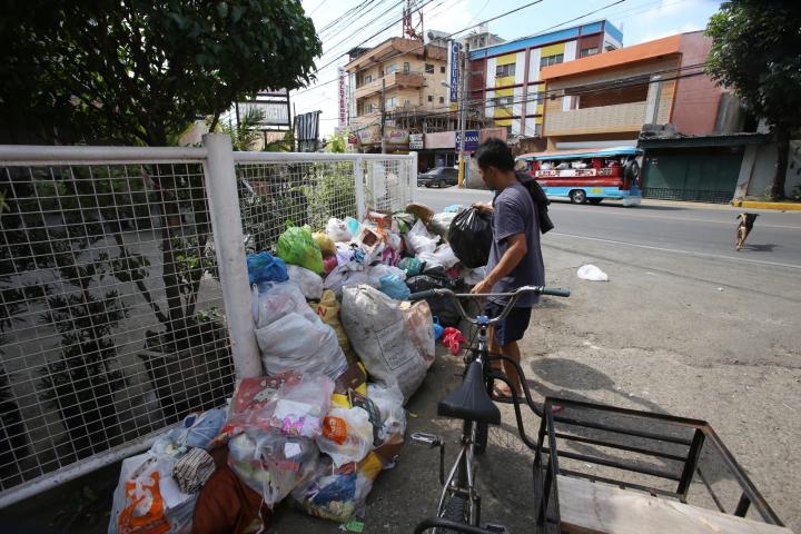 Landfill collapse: Cebu City residents urged to hold garbage disposal