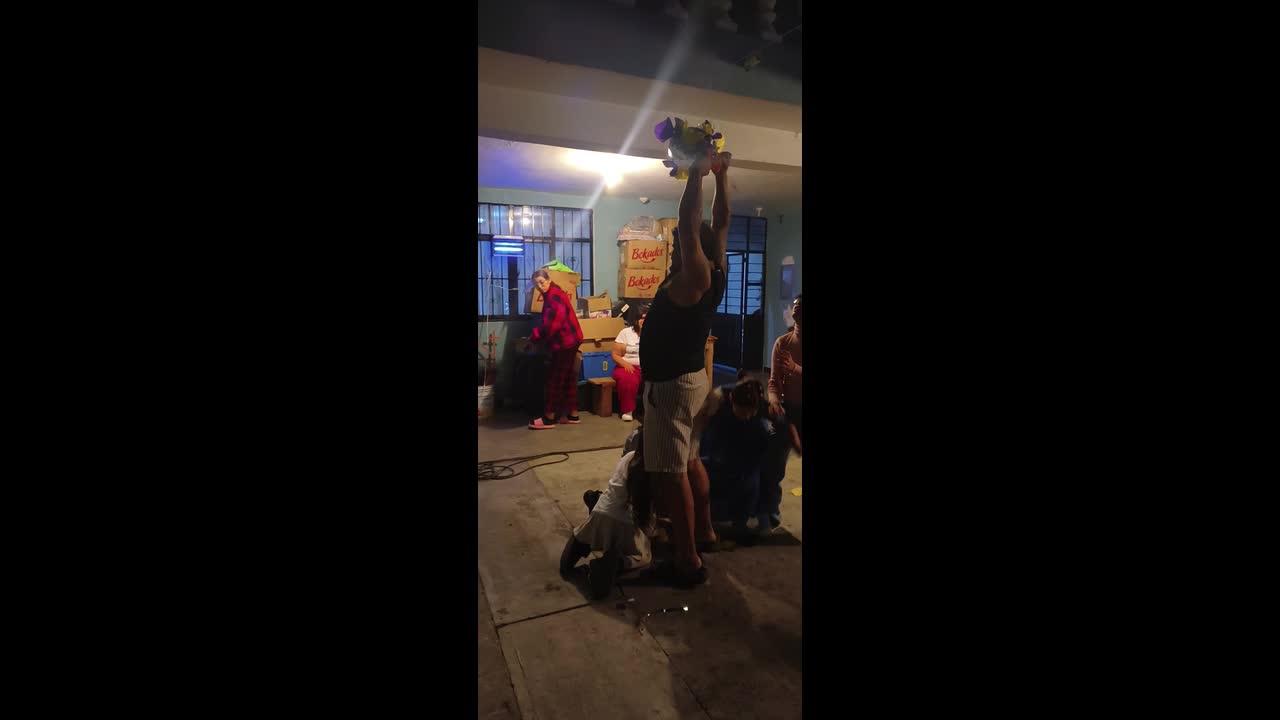 Man falls during children’s candy game in Mexico