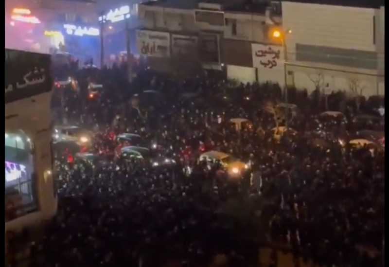 Iran: Anti-Khamenei protests intensify amid economic crisis, internet ...