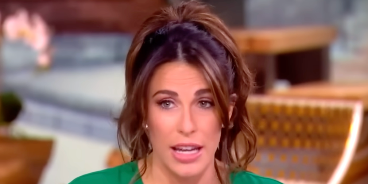 Ex-Trump aide blasts 'sickening' right-wing reaction to ICE shooting