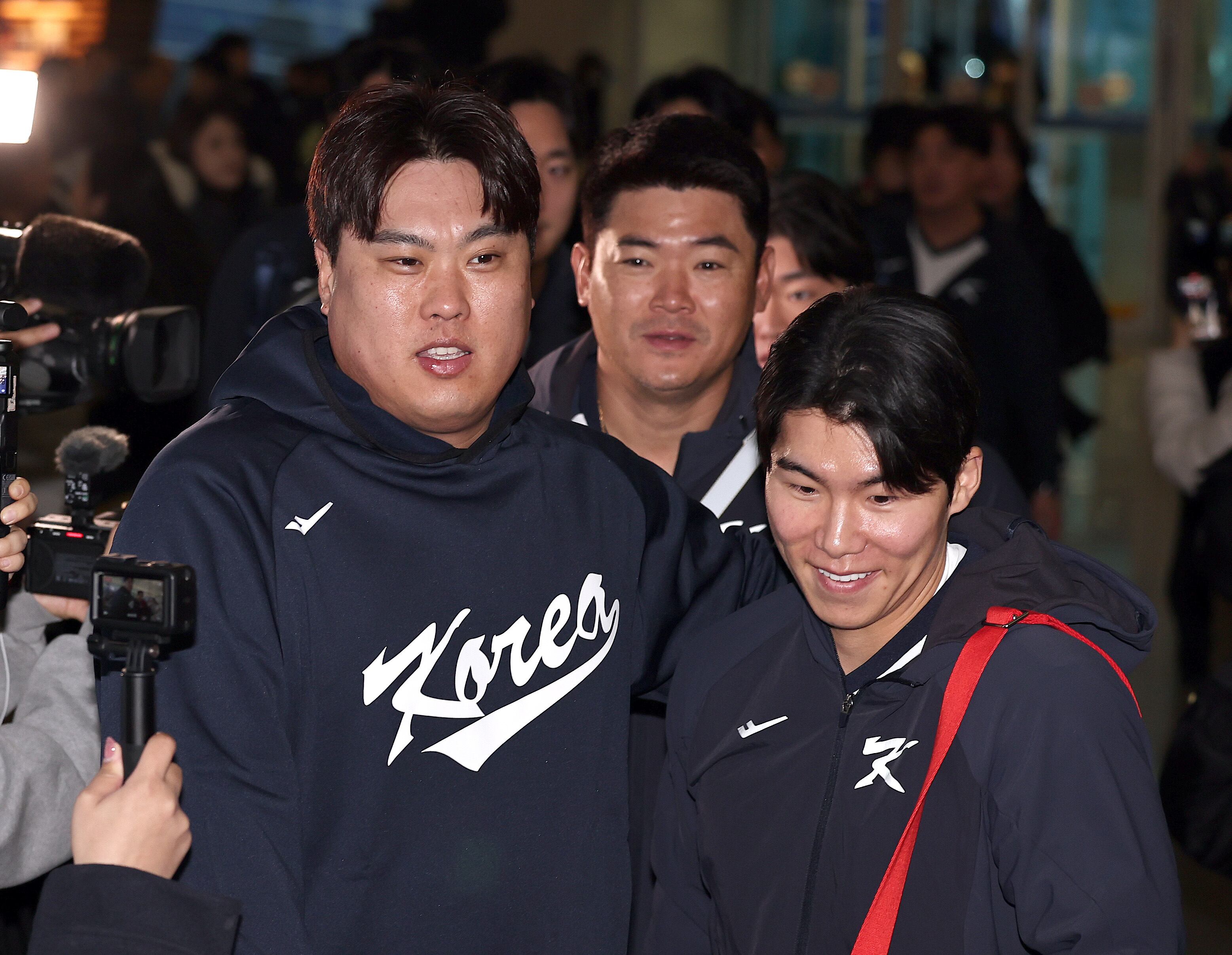 South Korea's WBC team departs for Saipan training camp
