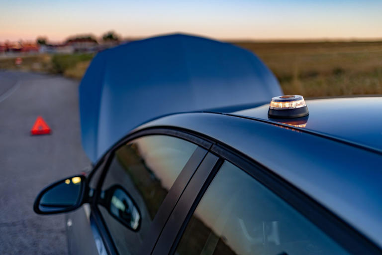 Un faro en lugar de un triángulo: multas a los gordos en España